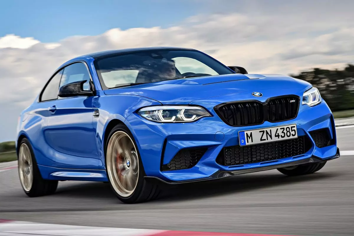 BMW M2 CS 2020: radical sports car with the heart of the M3