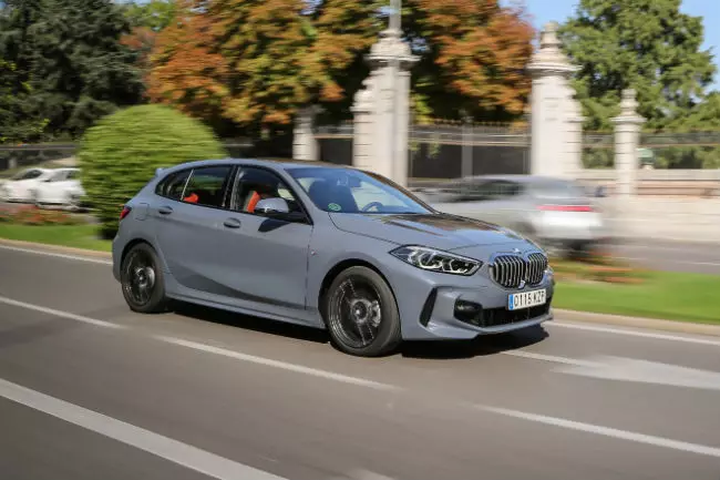 bmw_series_1_2019_2.jpg