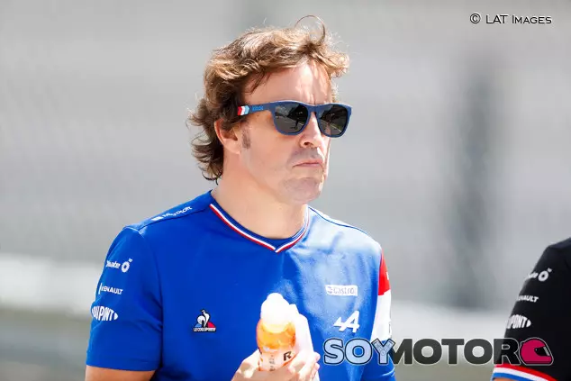 Fernando Alonso nun povas reveni al trejnado post sia kirurgio