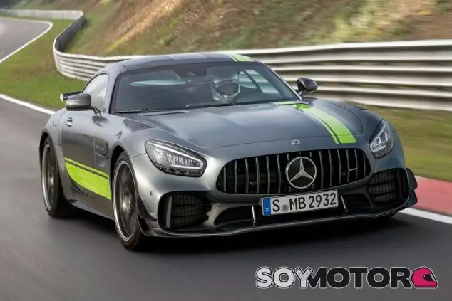 मर्सिडीज AMG GT R PRO