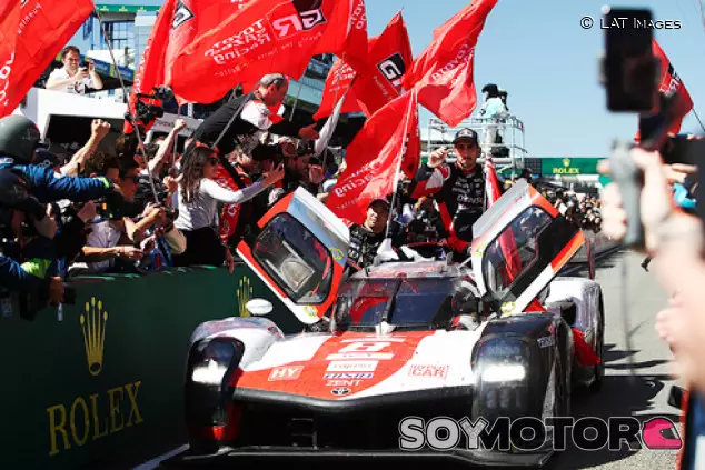 Toyota er yfir Le Mans: þeir fagna fimmta sigri sínum í röð með tvöföldu marki