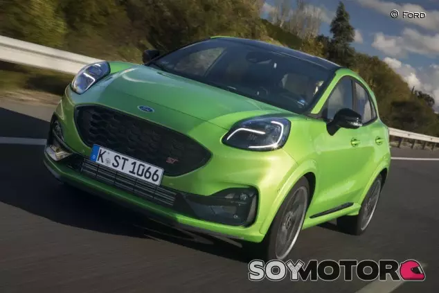 Ford Puma ST 2021: අපි අශ්වබල 200 ක්‍රීඩා SUV පරීක්ෂා කළා