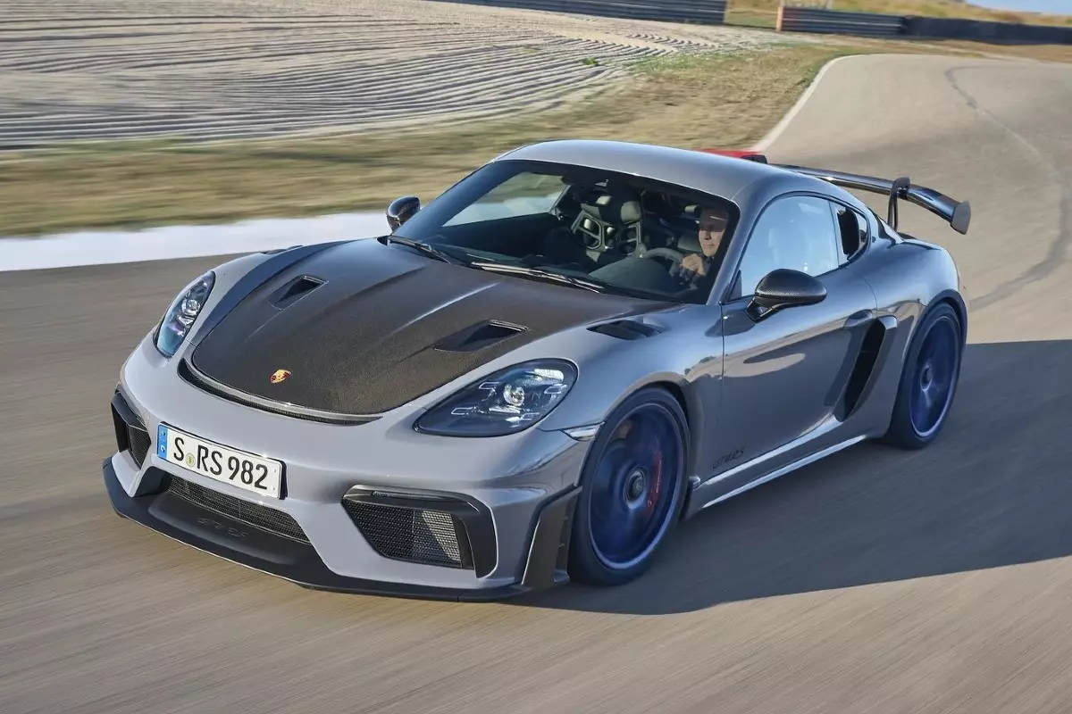 porsche_cayman_gt4_rs_2022_1.jpg