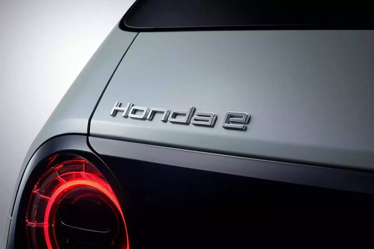 Honda e Type R: Ba shi da nisa-debo ra'ayi kamar yadda ake gani