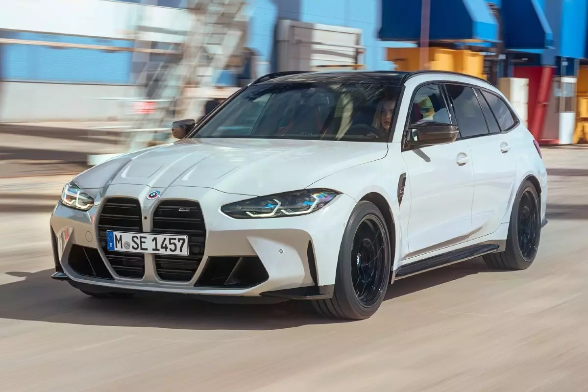 BMW M3 Yawon shakatawa 2023: dangi na hali marar ƙarfi