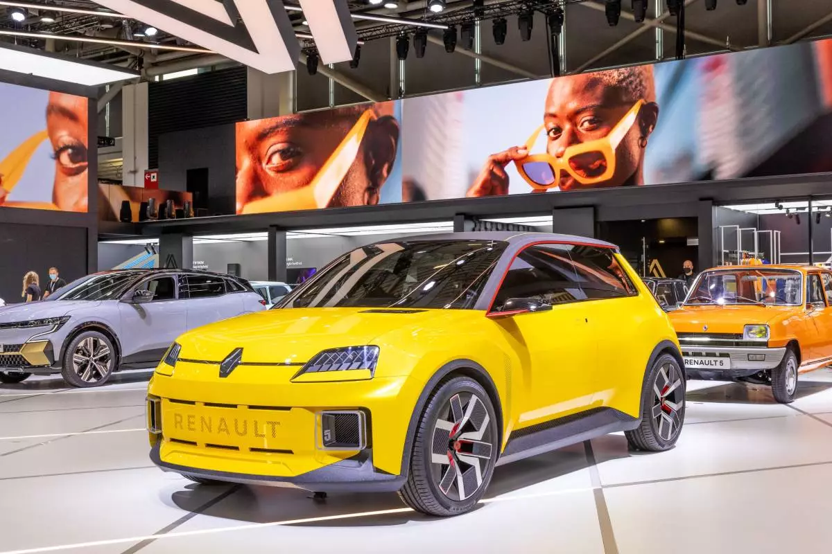 Renault 5 2024: η επιστροφή του μύθου θα γίνει το 2024