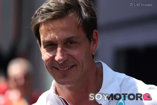 Wolff responde a Alonso: