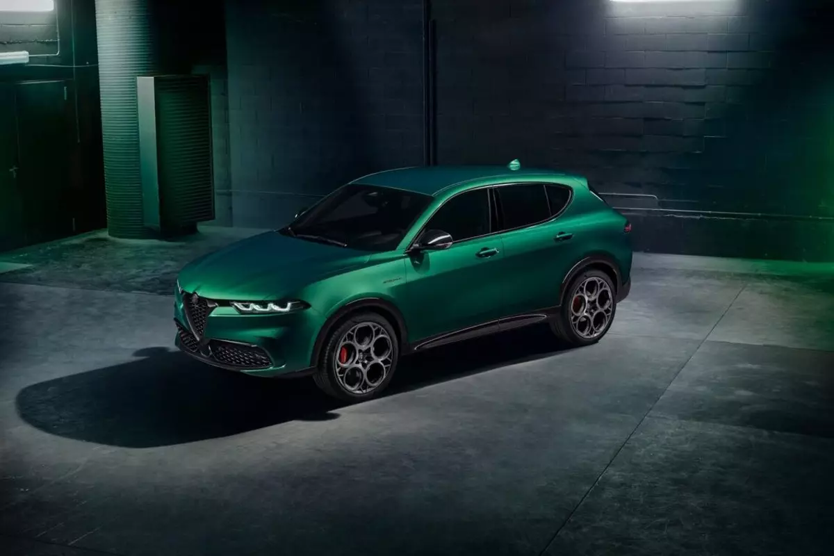 Alfa Romeo Tonale 2023: hybrid engines are the first to arrive