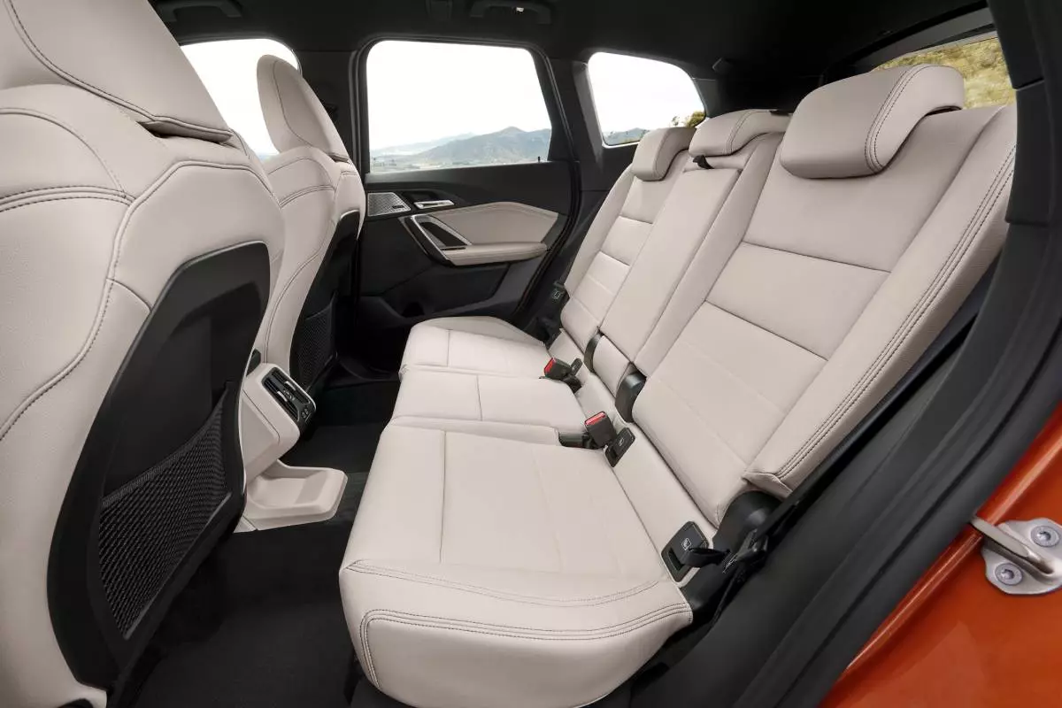 bmw-x1-2023-interieur-2-sojamotor.jpg