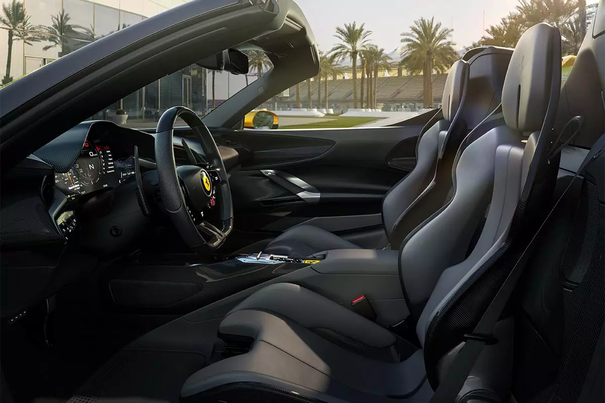 ferrari-sf90-тортанак-interior-soymotor.jpg