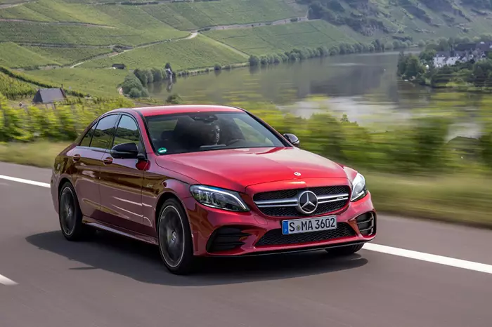 mercedes-amg_c_43_sedan_red.jpg