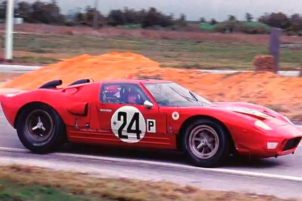 ford-gt40-hill-soymotor.jpg