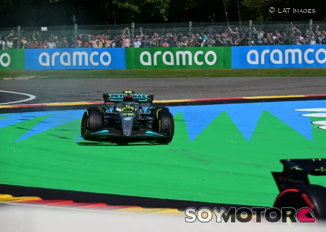 Hamilton anoramba kutonga kwekurapa uye iyo FIA inoyambira vatyairi nezvazvo - SoyMotor.com