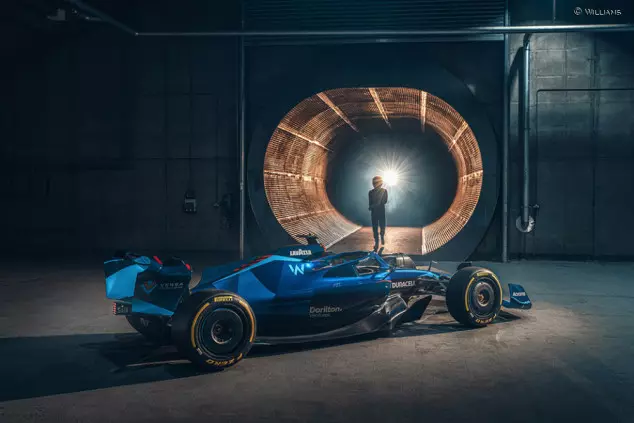 ۋىللىيامىس FW44 بىلەن Silverstone دا تۇنجى قېتىم رول ئالدى - SoyMotor.com