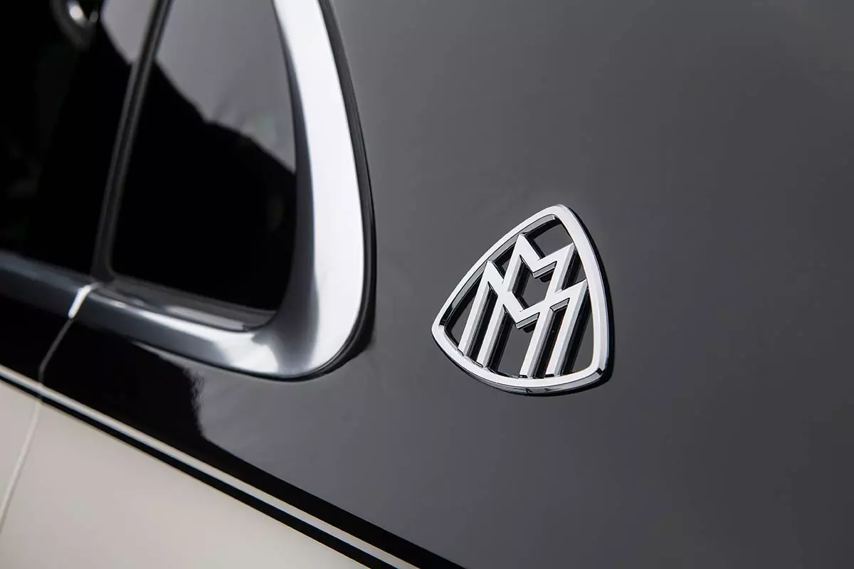 梅赛德斯-迈巴赫-s-class-logo-soymotor.jpg