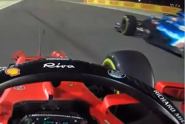 WIDEO: Carlos Sainz wygrywa pierwszy pojedynek z Fernando Alonso