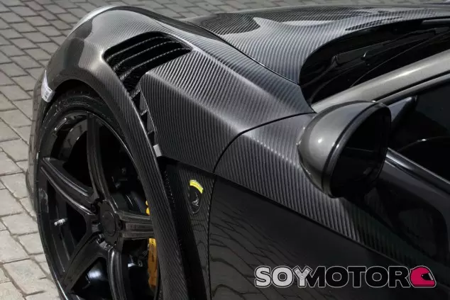 Odkryté uhlíkové vlákna v Porsche 911 Stinger od TopCar