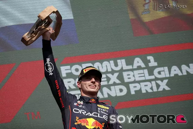 Verstappen wa pada si iṣẹgun ni Belgium pẹlu Pérez ati Sainz lori podium
