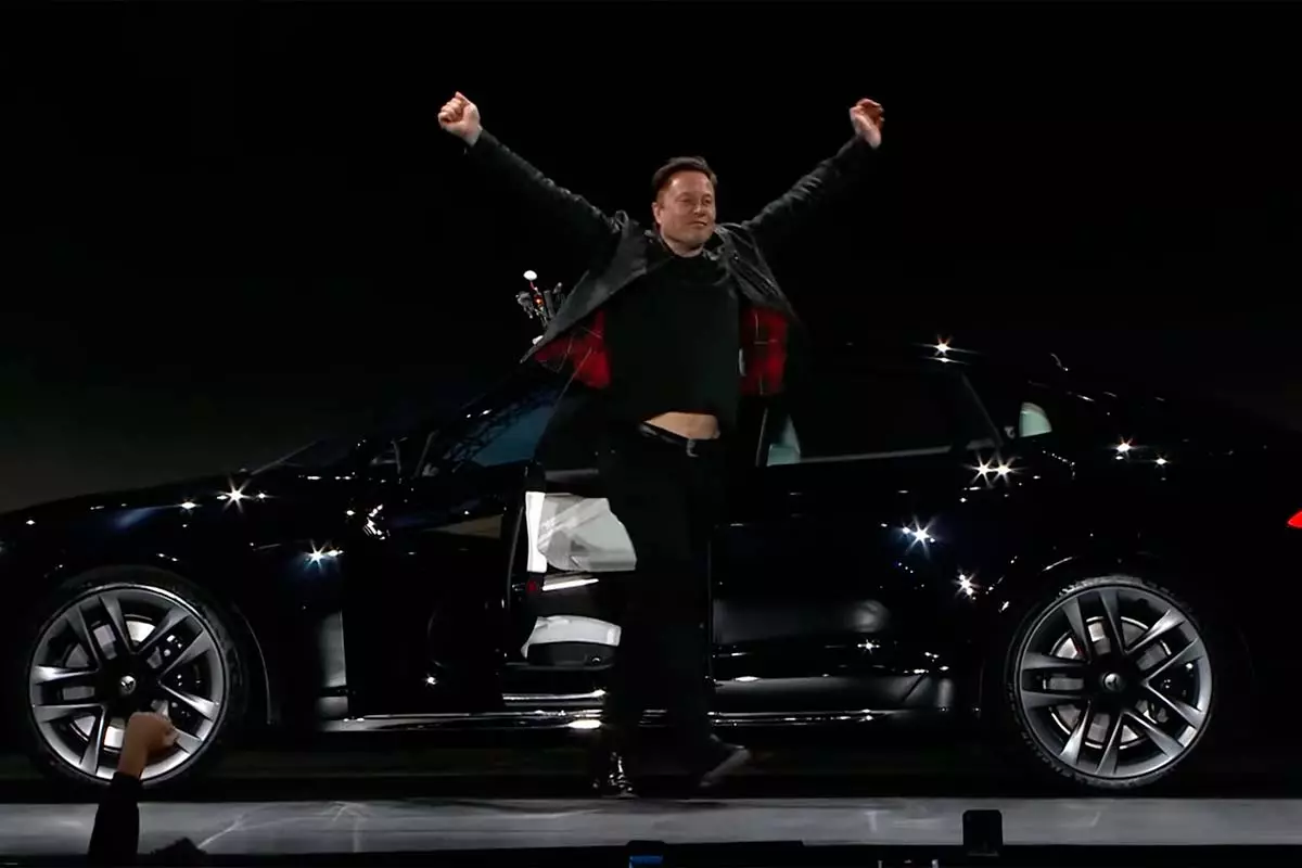 Tesla Model S Plaid: Koloi e ncha ea lipapali tsa Musk e se e ntse e le ntho ea sebele