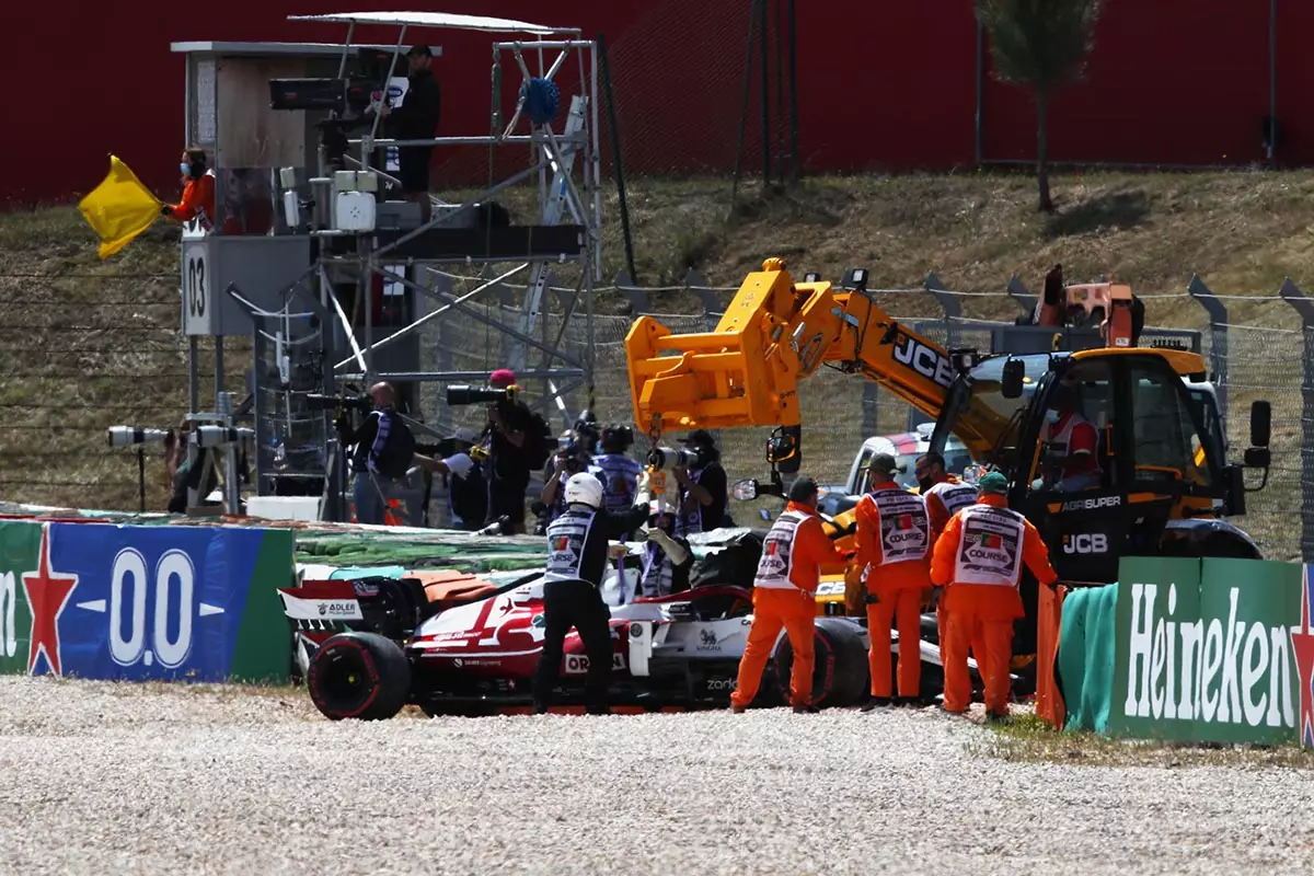 Raikkonen-accident-portugal-soymotor.jpg