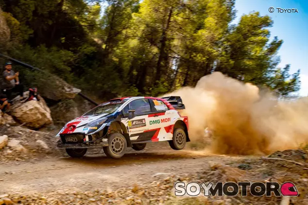 Rally Acropolis-Gréig 2021: Rovanperä i gceannas ... agus Ogier ag gáire