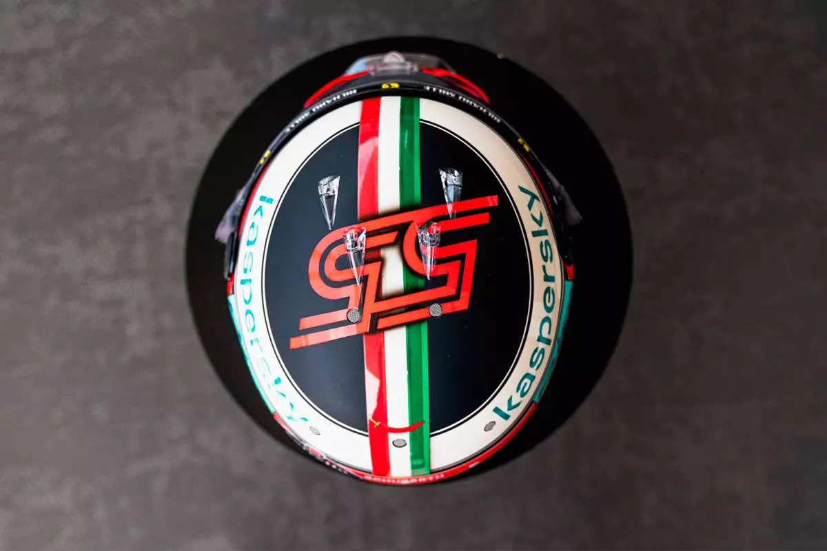 chile-helmet-sainz-monza-soymotor.jpg