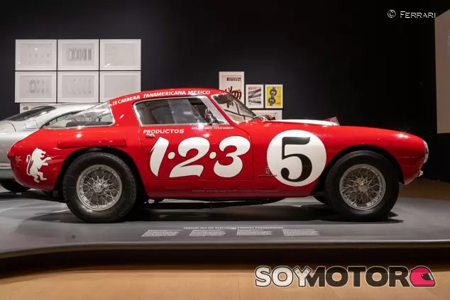 Tre speciala Ferrari 250 MM estas loza en Bilbao-muzeo
