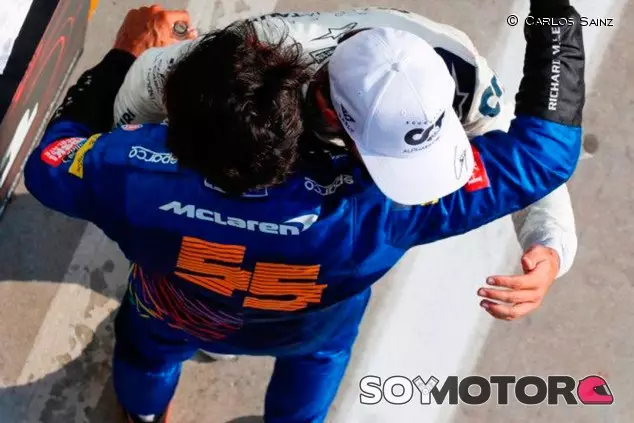 Sainz ua kev zoo siab rau Gasly ntawm nws txoj kev yeej ntawm Monza: