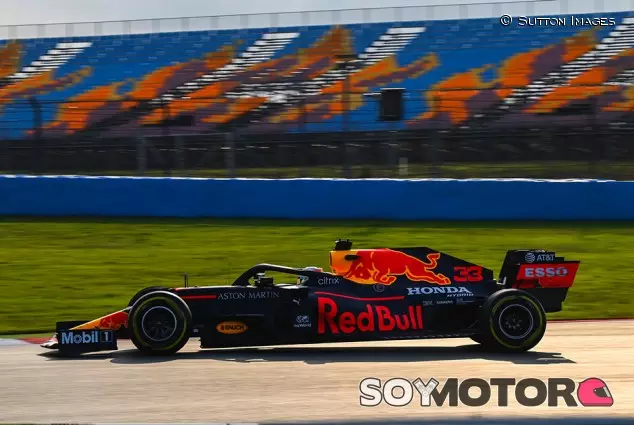 Verstappen đứng đầu FP2 với độ bám được cải thiện một chút ở Thổ Nhĩ Kỳ