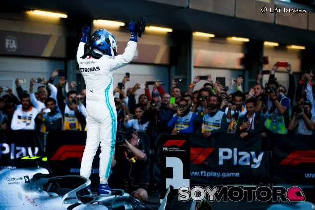 Bottas, נצחון און פירערשאַפט פון די וועלט קאַפּ: