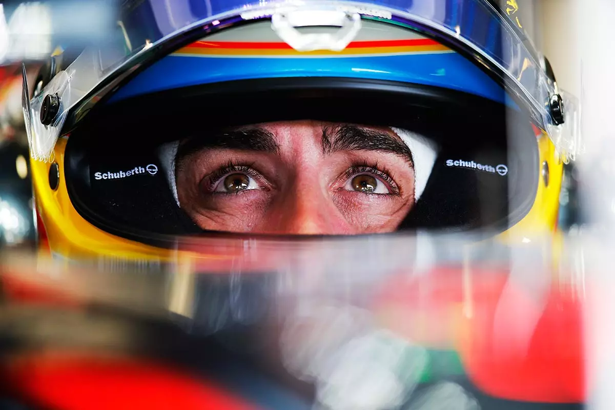 Aston Martins de cinco rúas que Fernando Alonso poderá conducir en 2023