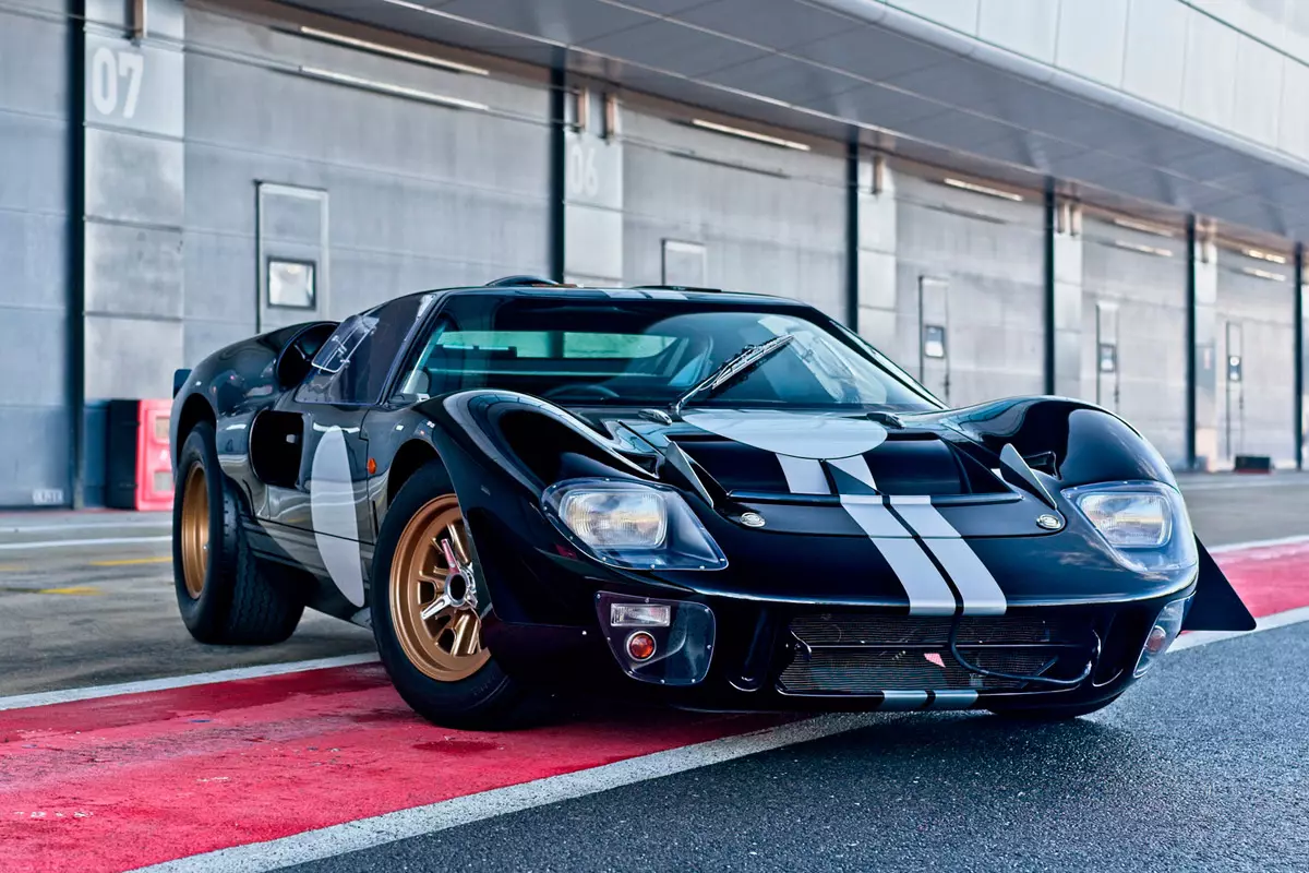 Everrati GT40: 100% eléctrico, clásico e con 800 cabalos