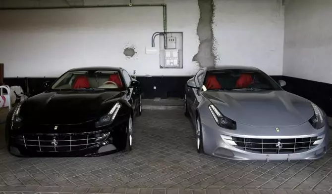 Казначылык Хуан Карлосның ике Ferrari FF аукционында