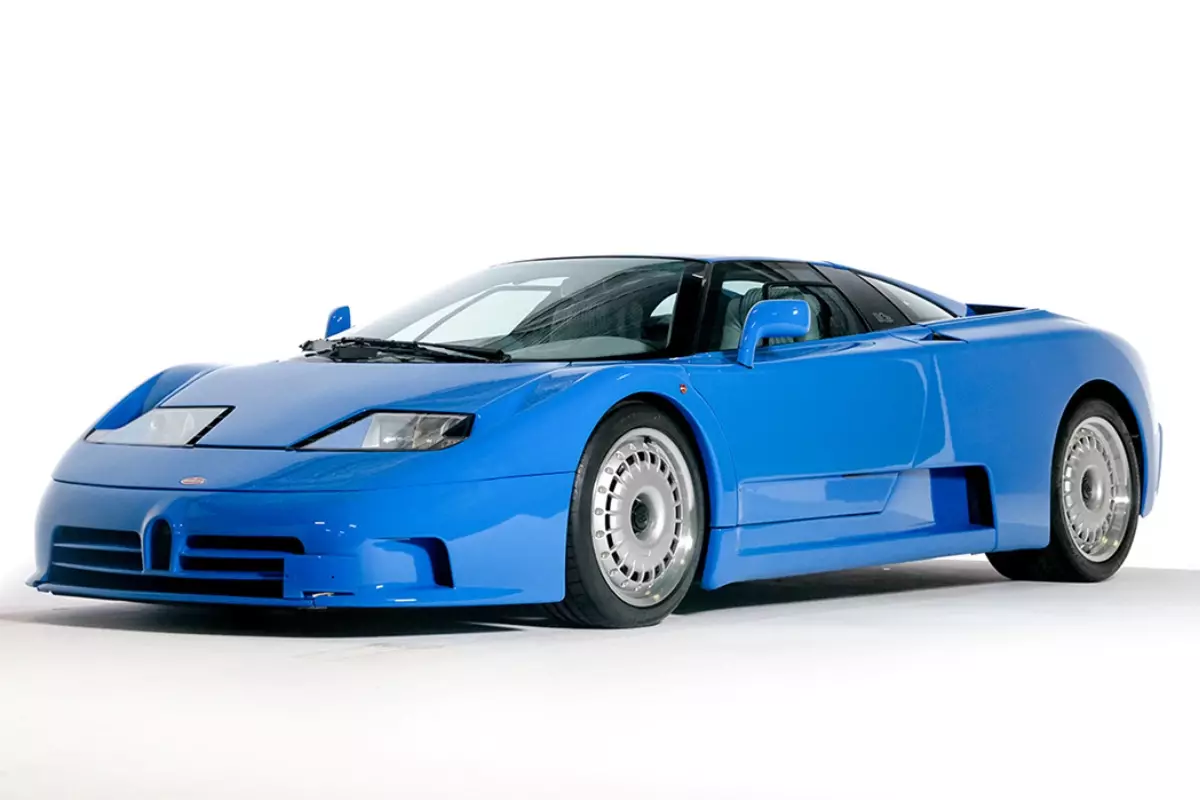 Kaks miljonit eurot selle 1992. aasta Bugatti EB110 prototüübi eest