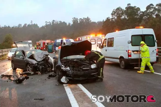 交通事故による死亡者数は 2014 年レベルまで減少