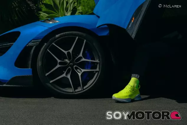 Τα τελευταία από τη McLaren είναι τα sneakers πάνω από 400 ευρώ!