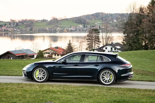 porsche-panamera_turbo_s_e-hybrid_sport_turismo.jpg