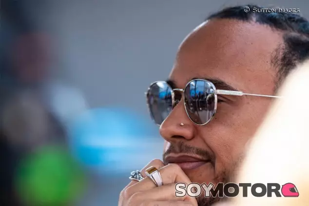 Hamilton refuséiert e Comeo am 