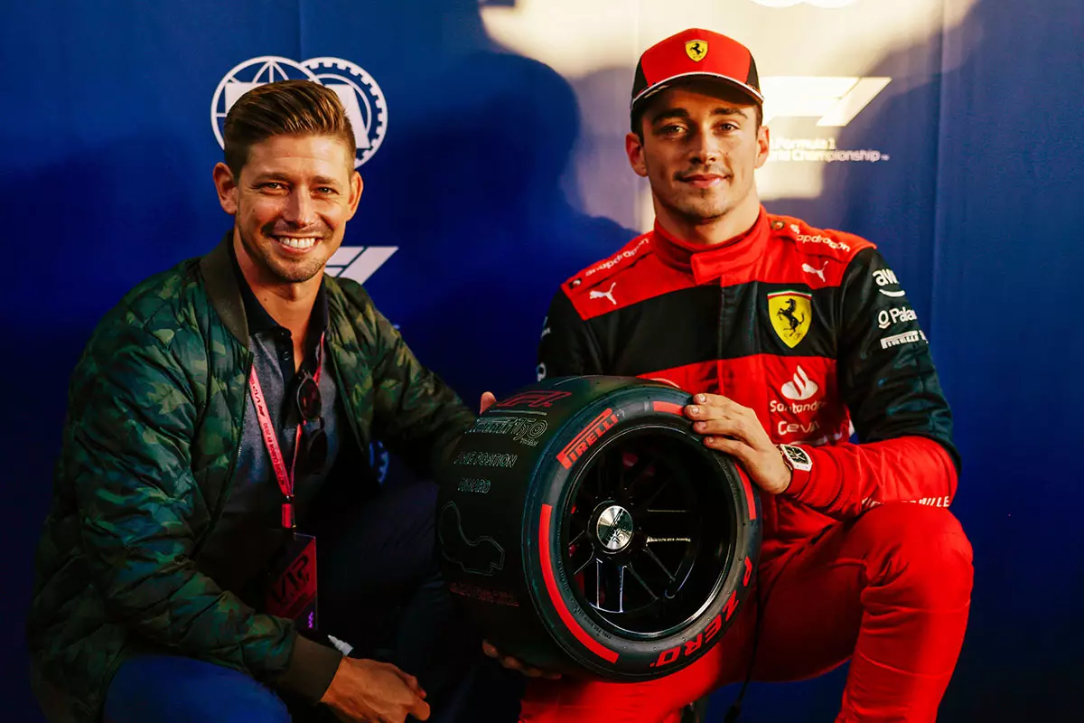 Leclerc conquista a pole na Austrália; Alonso, na luta... e acidente