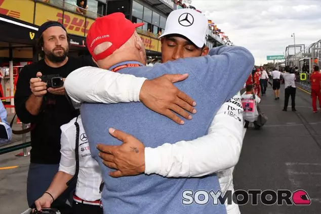 Niki Lauda dan Lewis Hamilton di Australia