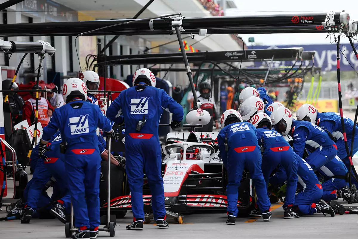 pit-stop-haas-soymotor.jpg