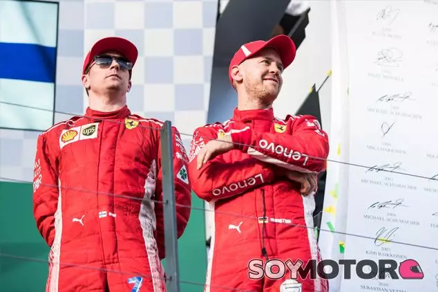 Kimi Raikkonen kaj Sebastian Vettel en Aŭstralio