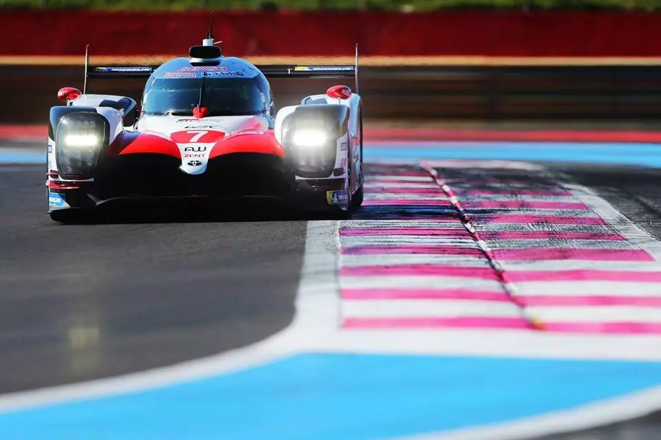 Toyota flies in the Prologue... with a car that breaks the regulations