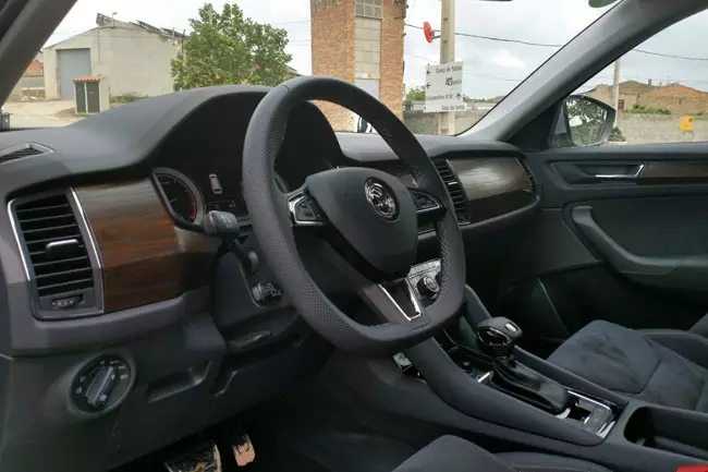 skoda-kodiaq-scout-interior.jpg