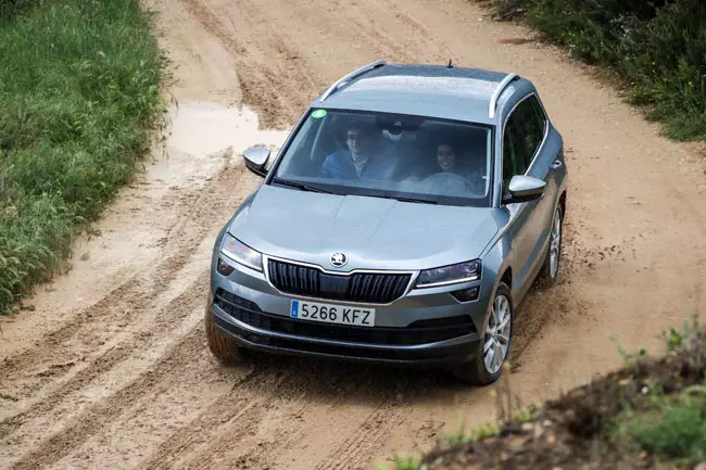 skoda-karoq-mud.jpg