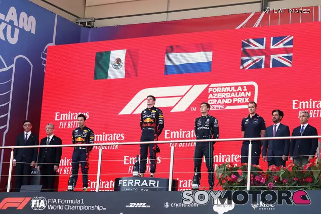 Red Bull sau biyu a Baku kuma Ferraris biyu sun tashi; Alonzo, na bakwai