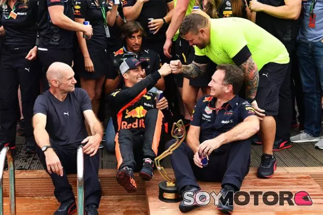 Daniel Ricciardo, Adrian Newey ak Christian Horner nan Monako