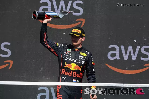 Verstappen Sainz ને પકડી રાખે છે અને કેનેડામાં જીતે છે; એલોન્ઝો, સાતમો