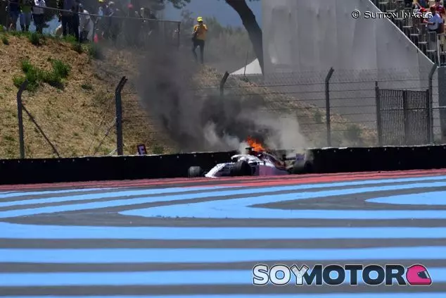 Sauber de Marcus Ericsson pega fogo no Treino Livre 1 na França - SoyMotor