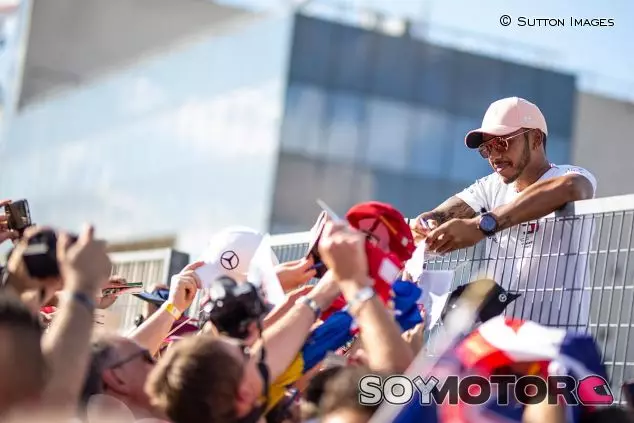 Lewis Hamilton Macarıstanda - SoyMotor